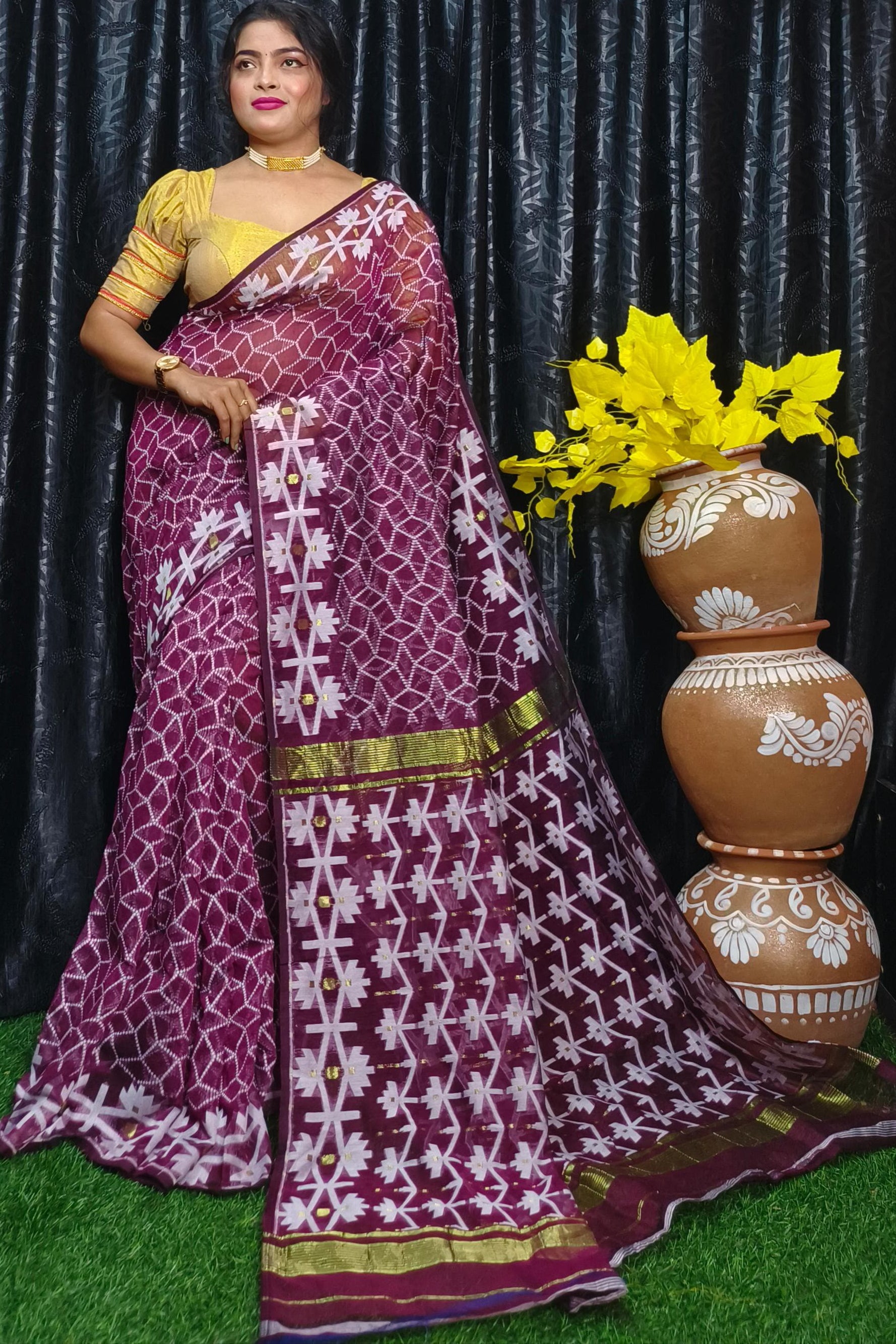 Nokshi Tara Dhakai Jamdani Saree – Monamaar