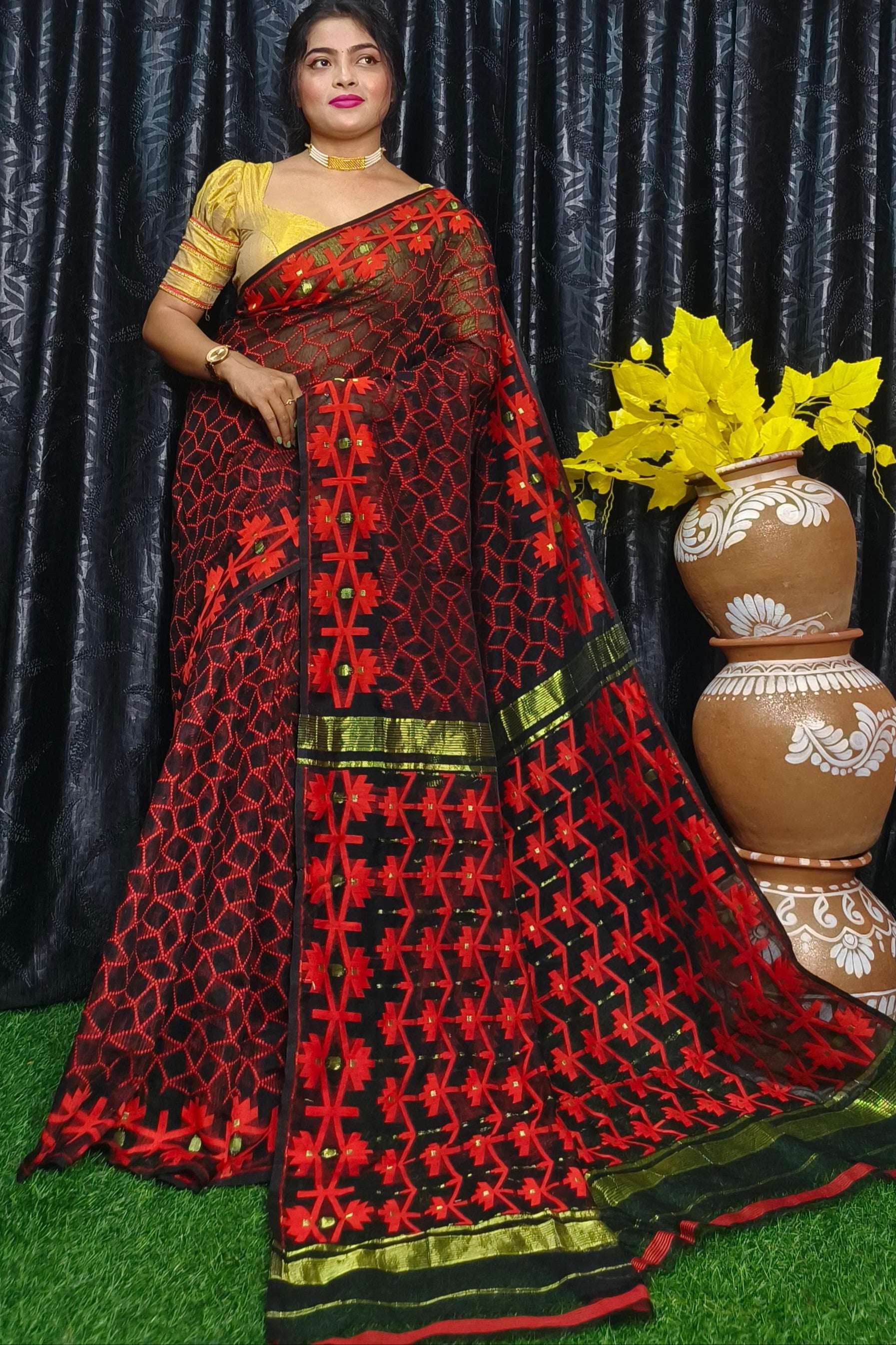 Nokshi Tara Dhakai Jamdani Saree – Monamaar
