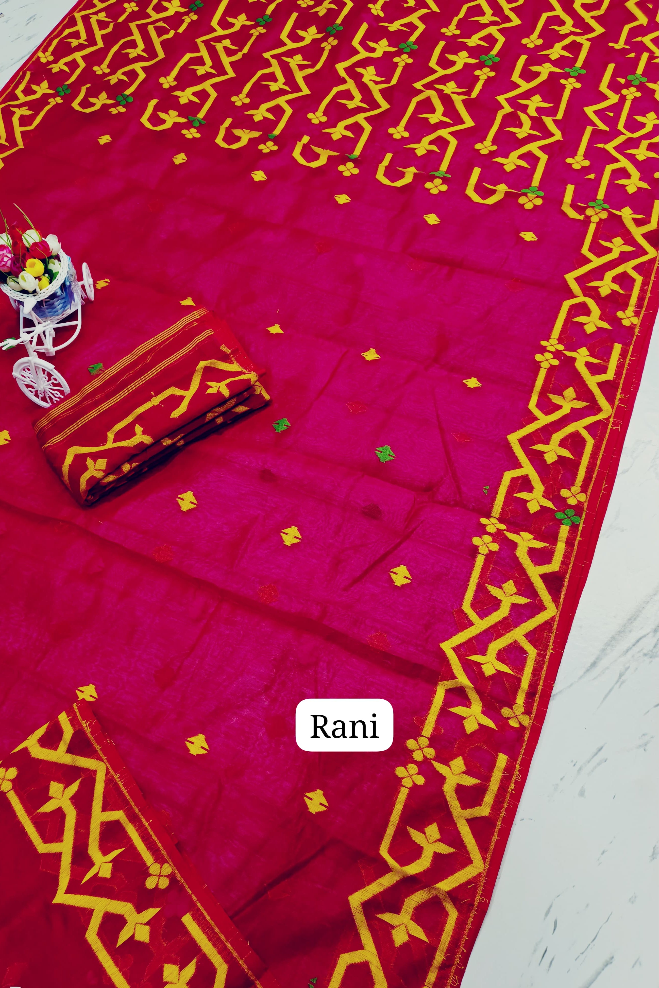 Chorui Pakhi Muslin Dhakai Jamdani Saree – Monamaar