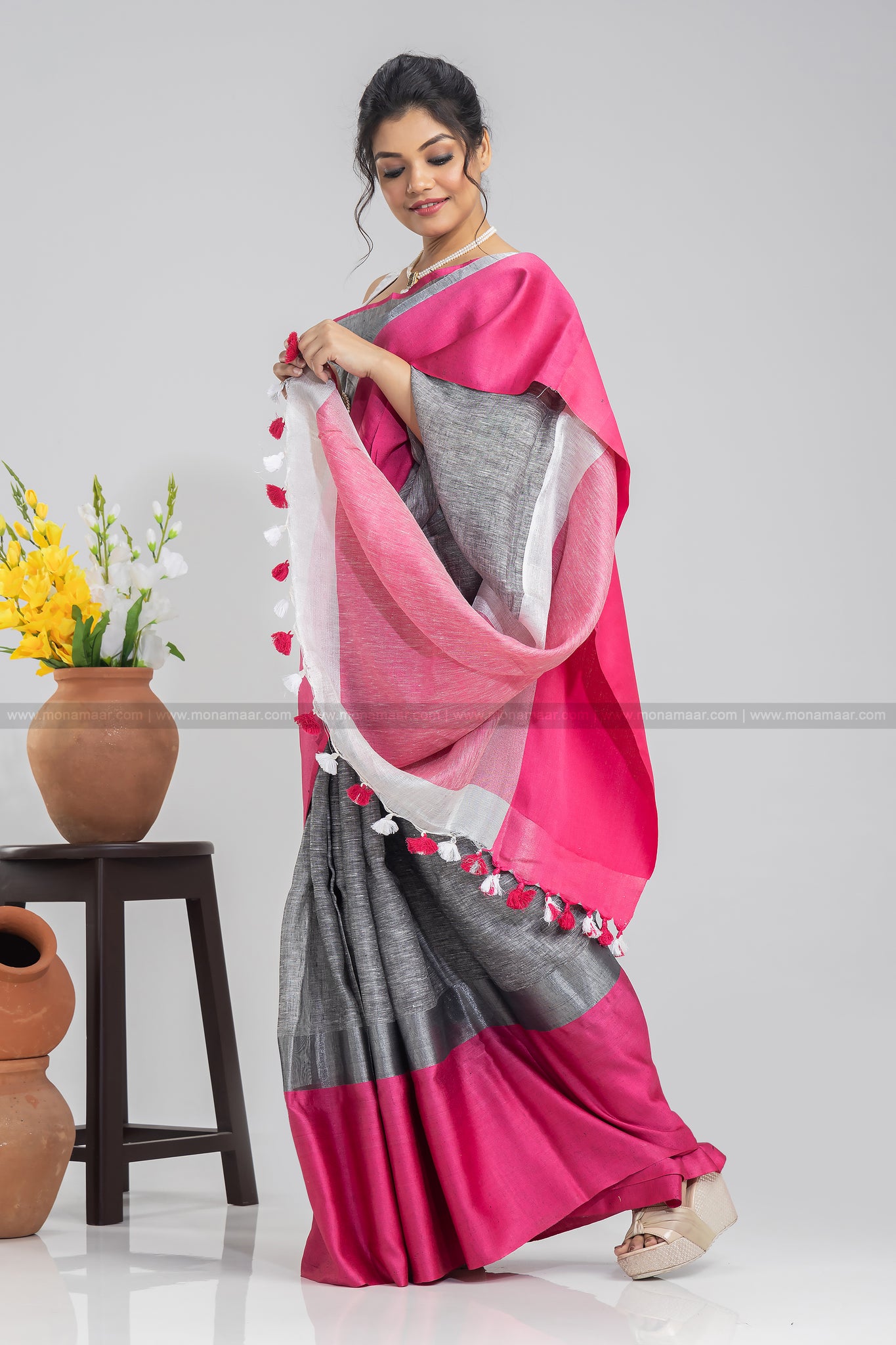 Pure Handwoven Linen Saree – Monamaar